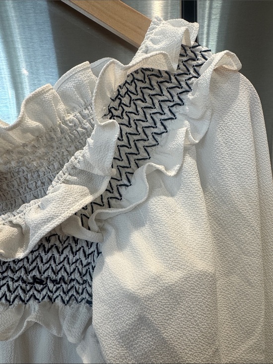 Vince Camuto | Tops | 62 Vince Camuto White Blouse With Navy Smocked ...